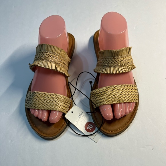 Universal Thread | Shoes | Universal Thread Size Sandals | Poshmark